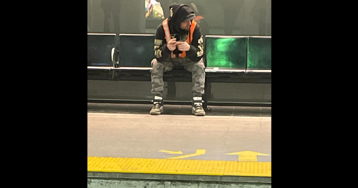 Un sauvetage héroïque dans le métro de Montréal | Articles | Les as de ...